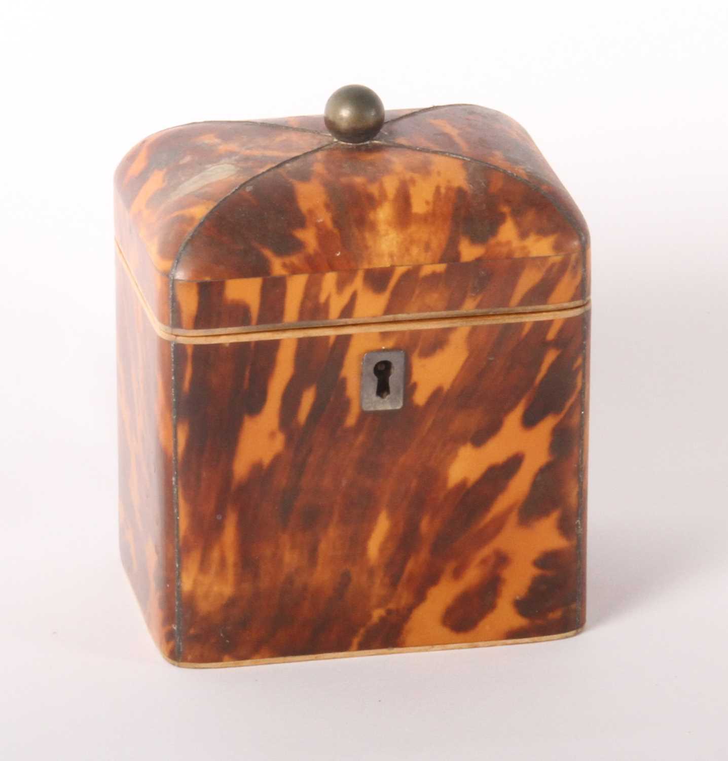 Lot 148 - A George III tortoiseshell and ivory
