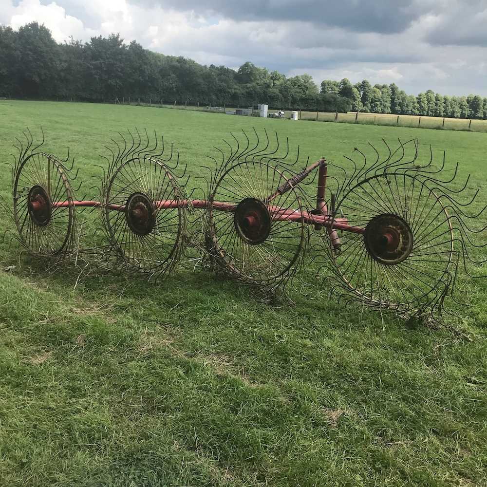 Lot 575 - A Vicon tractor mounted hay turner