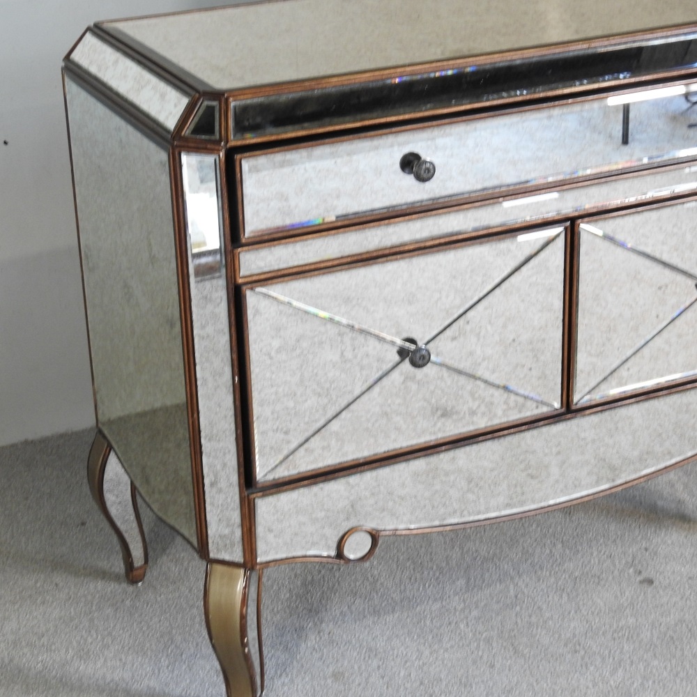 Lot 501 - A contemporary mirrored side cabinet, on