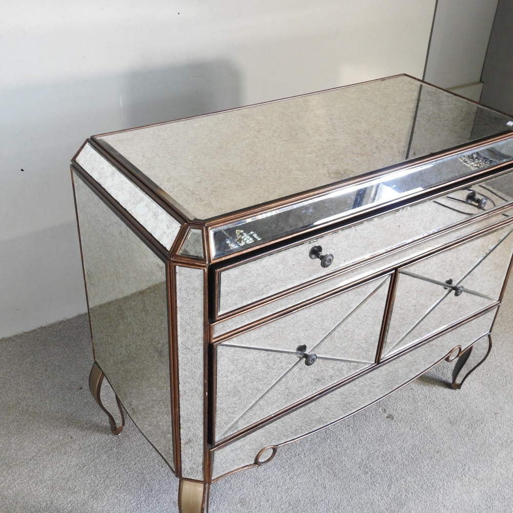 Lot 501 - A contemporary mirrored side cabinet, on